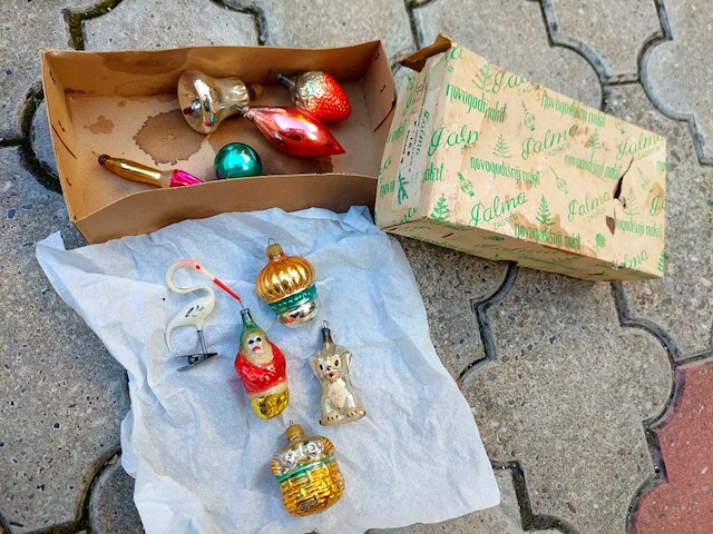 PALMA ZAGREB STAKLENI UKRASI ZA NOVOGODISNJU JELKU