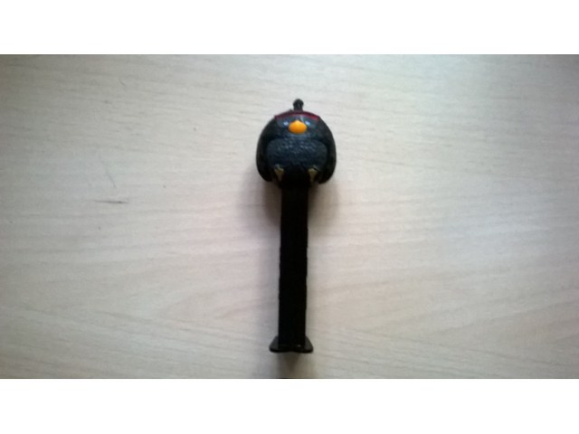 Angry birds crna