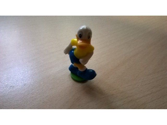 DEWEY DUCK soccer player