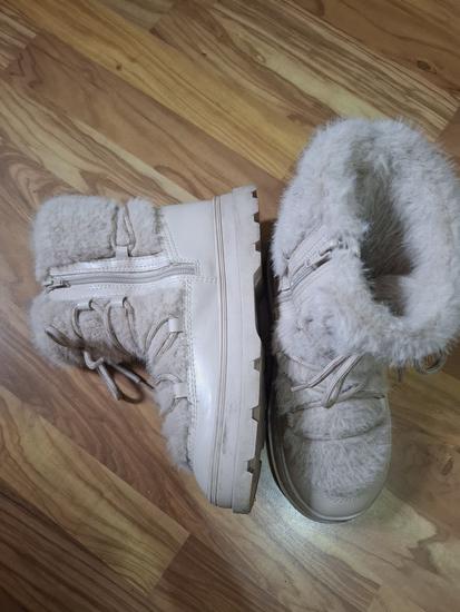 Zara čizmice 37