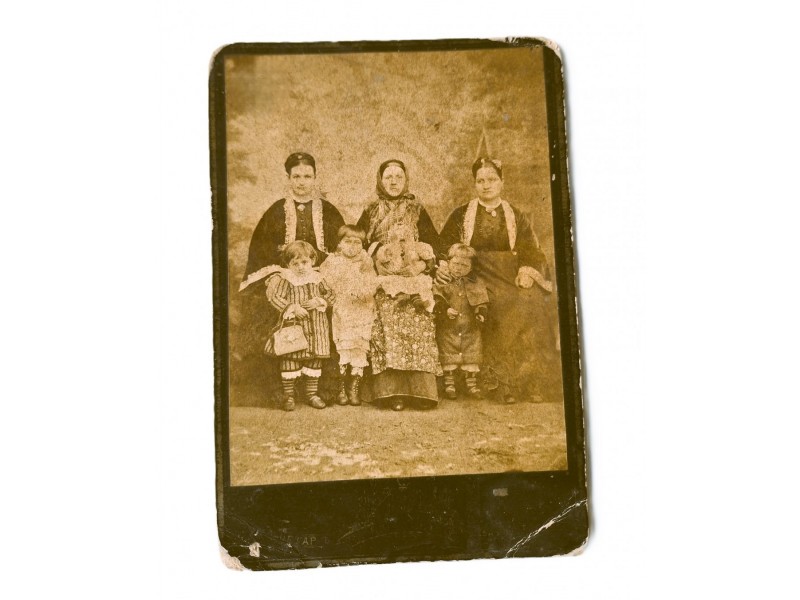 Stara kartonska fotografija, porodični portret, Negotin