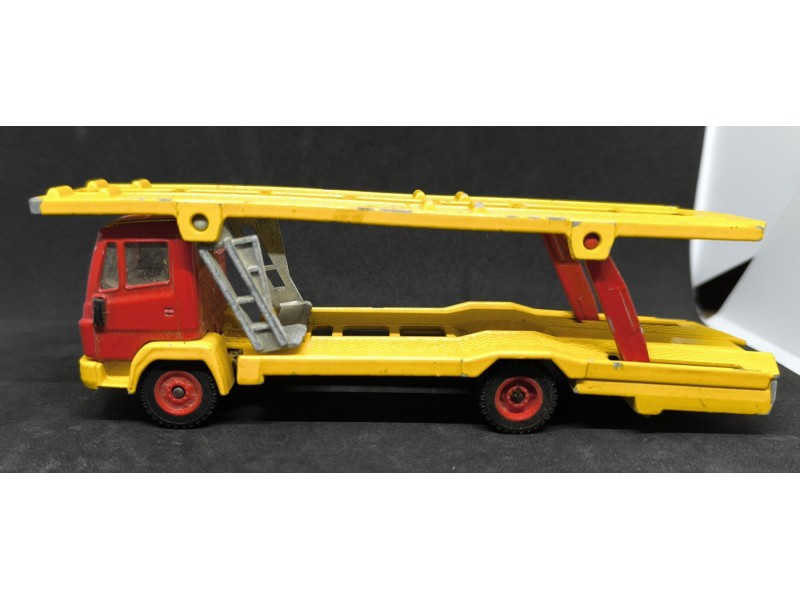 Mercedes-Benz Autotransporter.