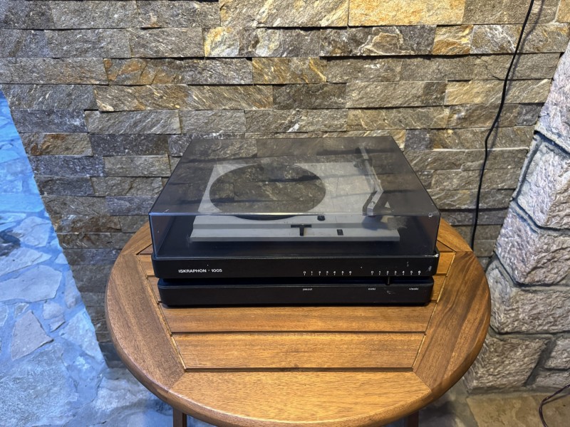 Gramofon Iskra Iskraphon 1005 - ODLIČAN