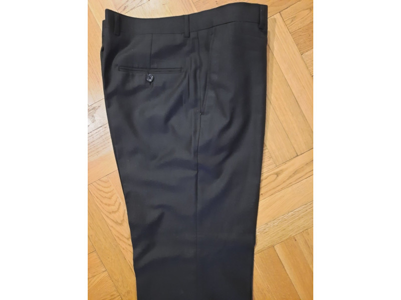 Crne pantalone,100%vuna,vel.38.nove