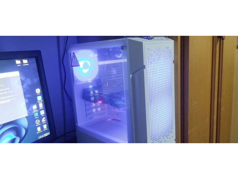 Aura Ryzen 3 16gb ram 500gb ssd Asus Rog 4gb