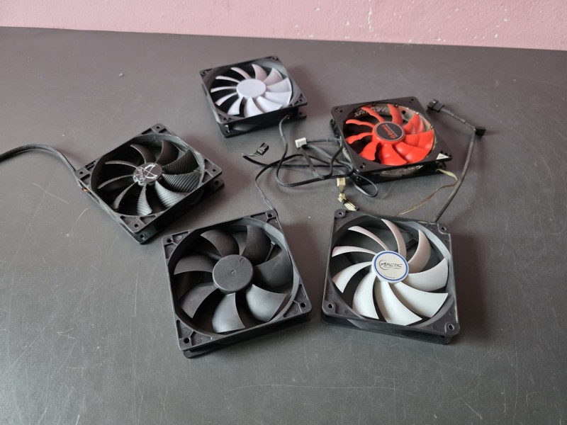 Ventilatori kvalitetni 5 komada 120mm