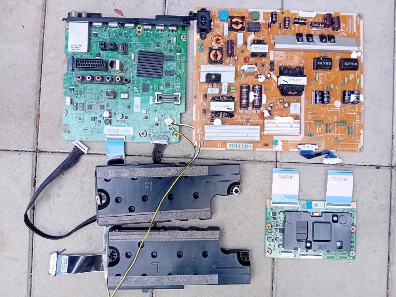 SAMSUNF UE46F6500SS komplet elektronike plus zvucnici