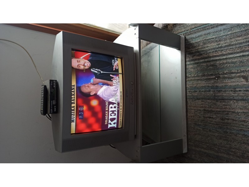 TV Samsung + stočić