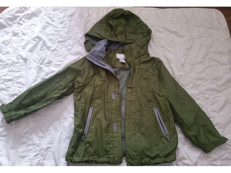 H&M zelena jakna protiv vetra, za 4-5 godina