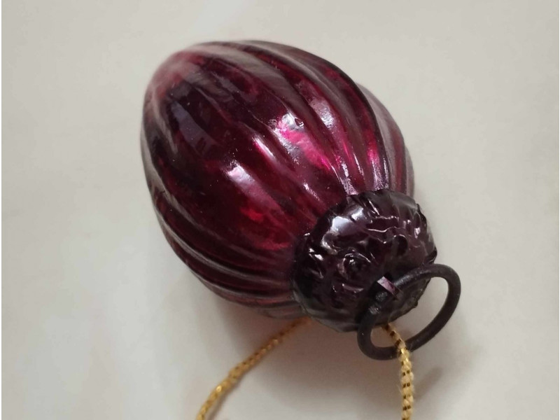 Vitange stakleni ukras ,oblik suze,tamno crveni