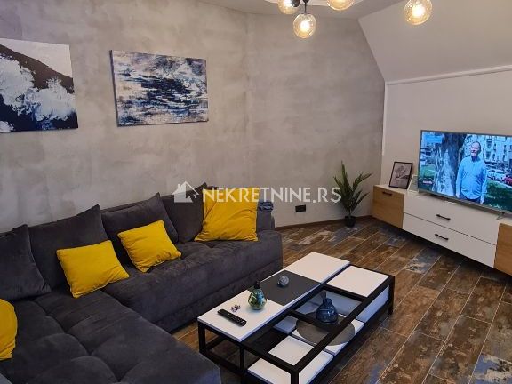 Uknjizen,opremljen apartman na Divcibarama