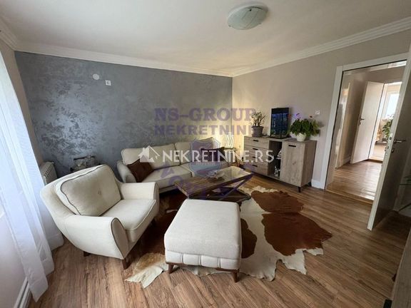 Na prodaju dve uknjižene kuće u Čereviću na placu površine 574m2