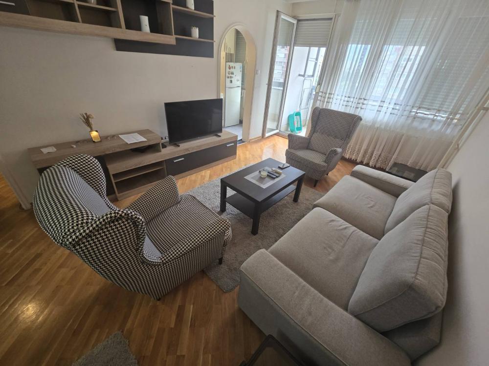 Jurija Gagarina, Dvosoban stan za izdavanje, 53m2, 600€