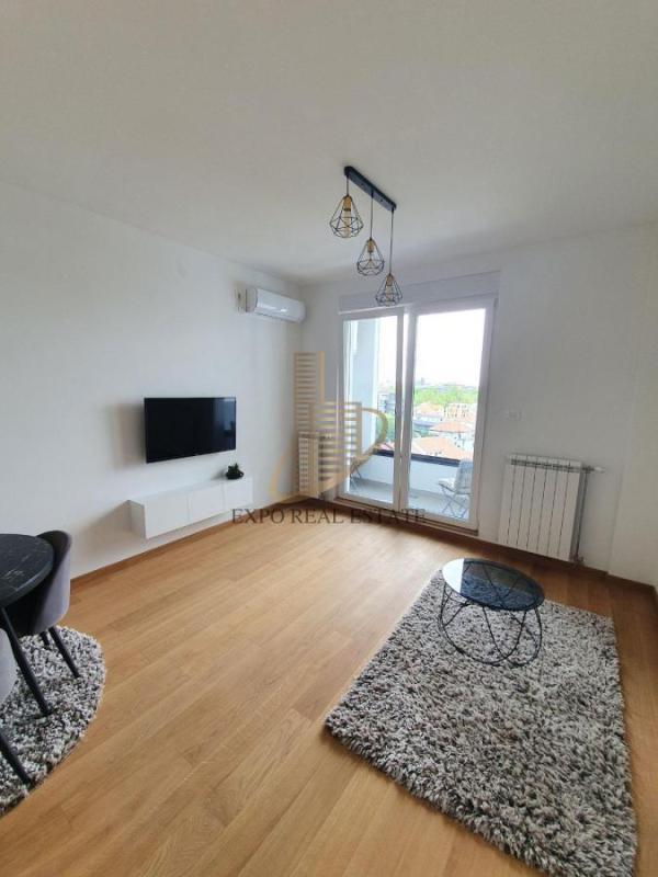 Jednoiposoban stan na prodaju, 43m2, 150.000€