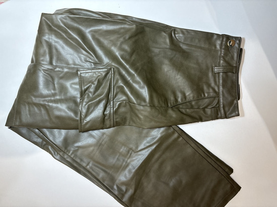 Zara pantalone kozne, maslinasto zelene