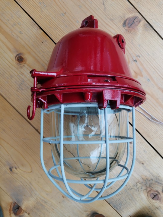Visilica stara lampa brodska