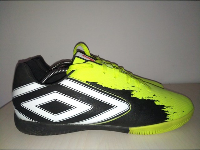 Umbro Sweeper muske patike za fudbal br 46 ( 28,5 cm)