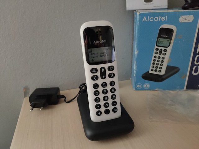 Prelep Alcatel bezicni,NOV u kutiji sa baterijama.