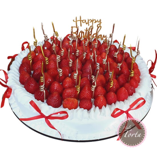Torta sa mašnicama i jagodama
