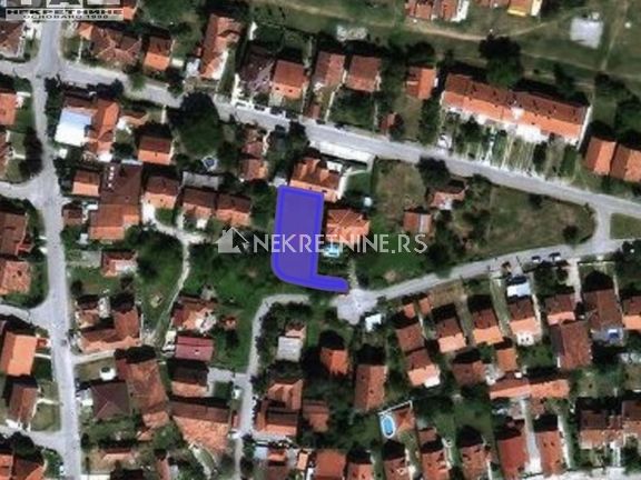 PLAC NA SUNČANOM BREGU IDEALAN ZA PORODIČNU KUĆU