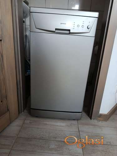 Odlično očuvana mašina za pranje sudova 45 cm širina