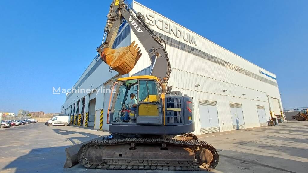 Volvo ECR 235 EL bager guseničar