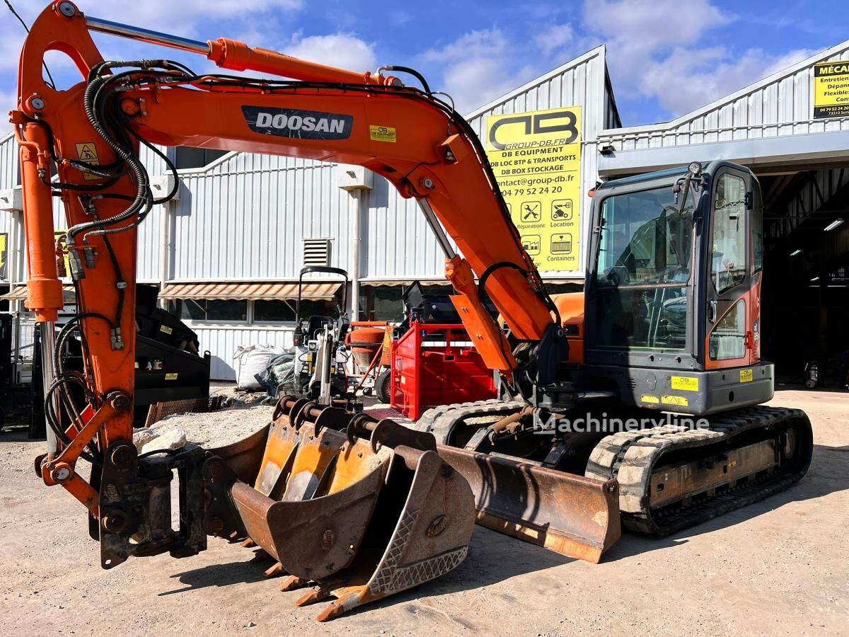 Doosan DX85R-3 PELLE A CHENILLES 8,5T PELLE A CHENILLES 8,5T midi bager
