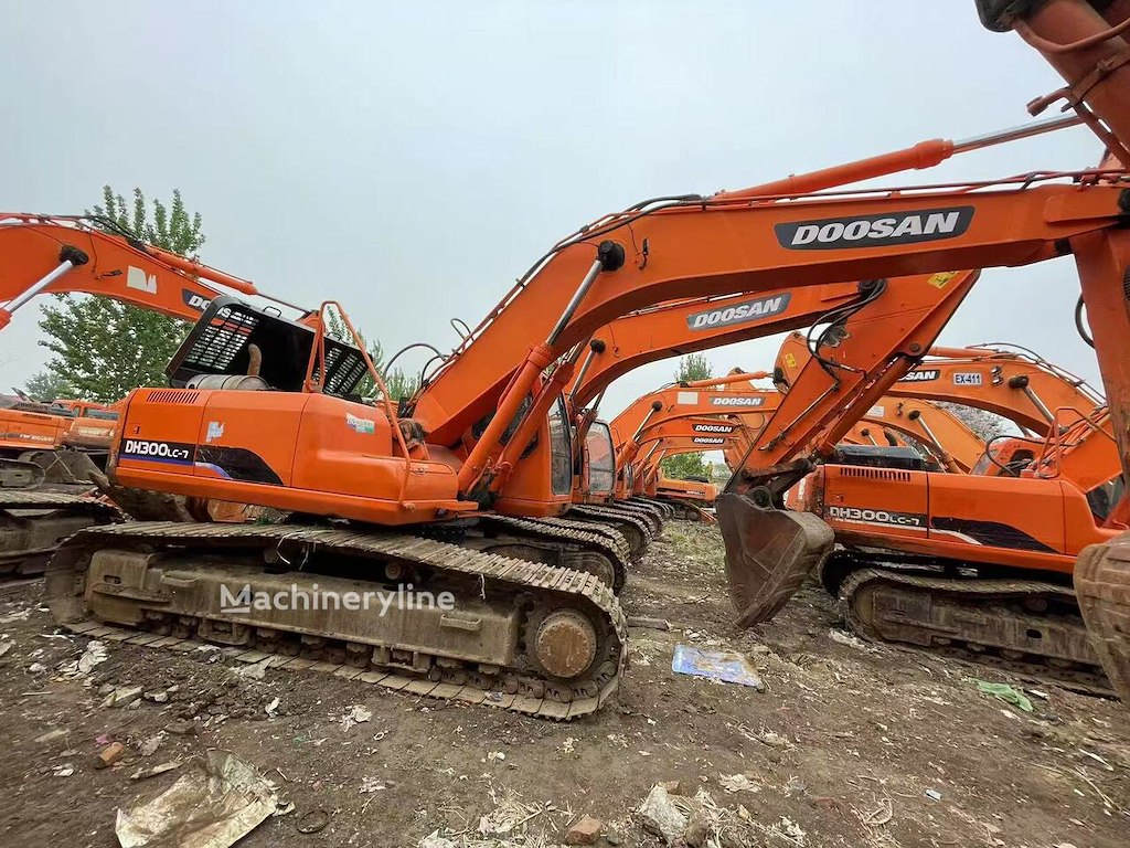 Doosan DH300-7 bager guseničar
