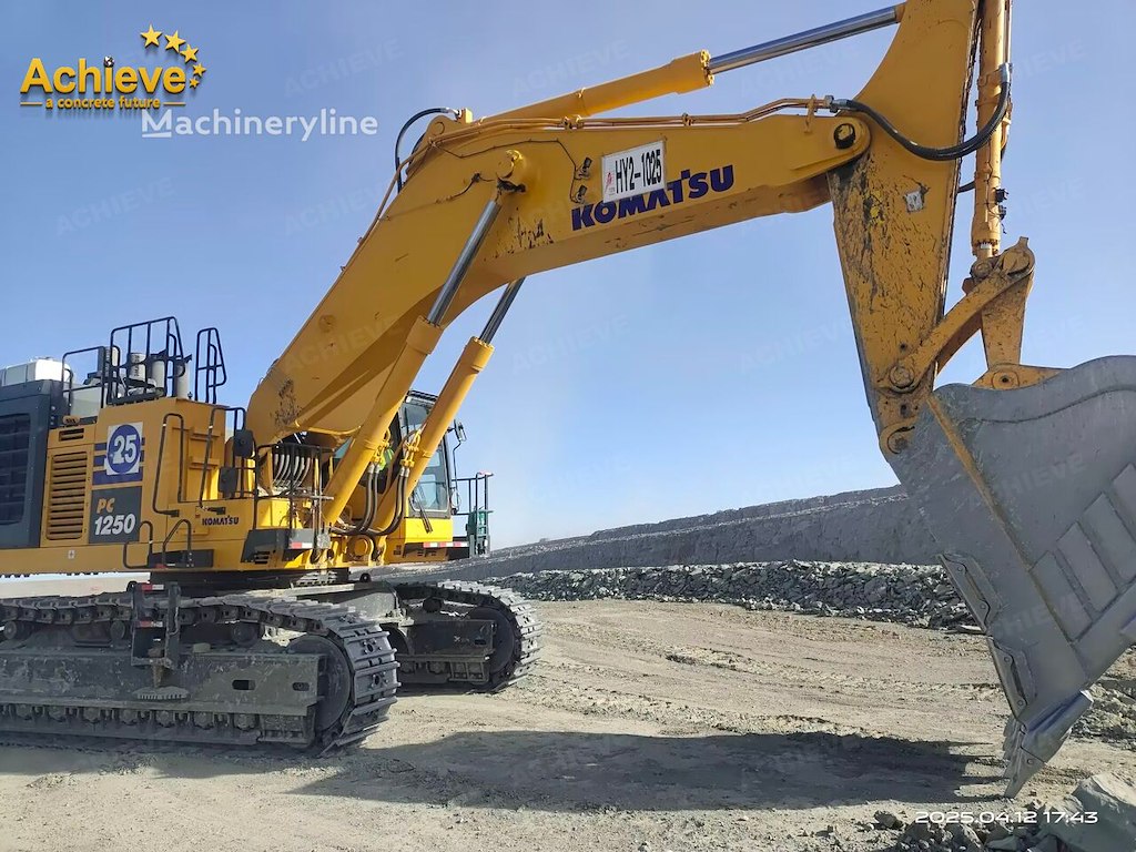 Komatsu PC1250 bager guseničar