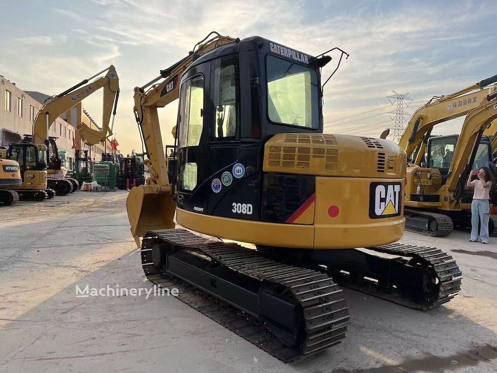 Novi Caterpillar 308D midi bager