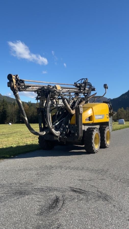 Prodaje se Atlas Copco T15 bušaće postrojenje na aukciji
