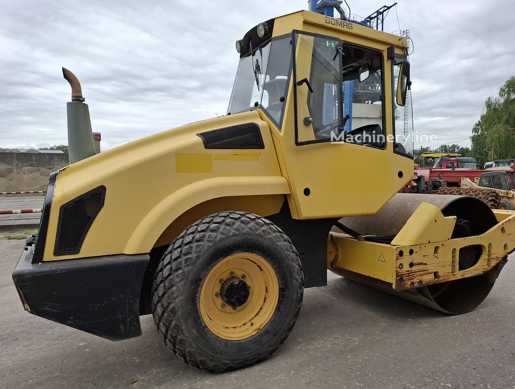 BOMAG BW 177-179-4 kompaktor s jednim valjkom