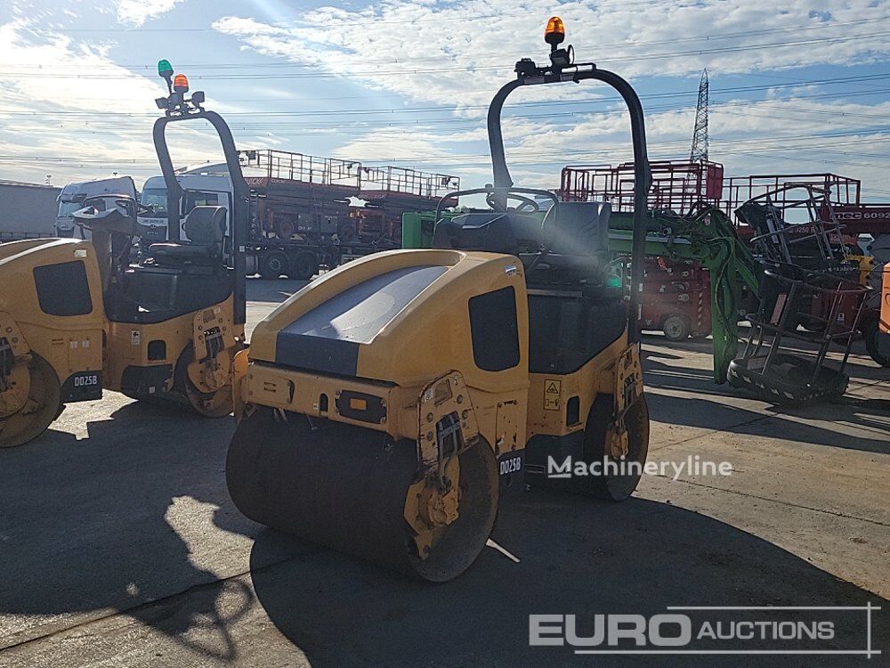 Prodaje se Volvo DD25B mali valjak na aukciji