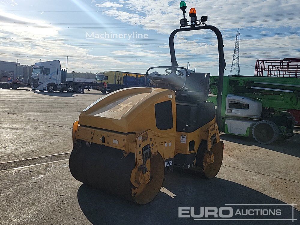 Prodaje se Volvo DD25B valjak za asfalt na aukciji