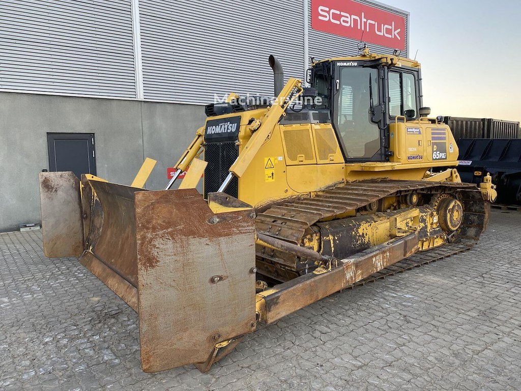 Komatsu D65PXI-18EO buldožer
