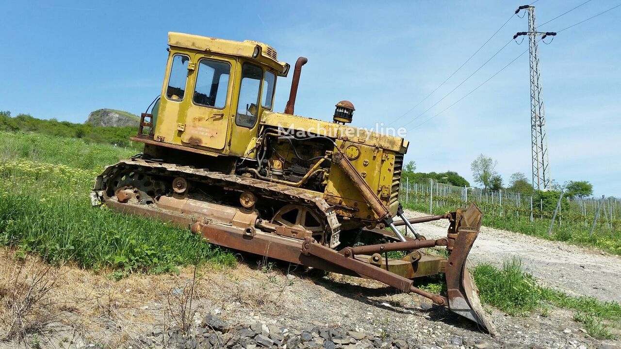 Buldozer buldožer