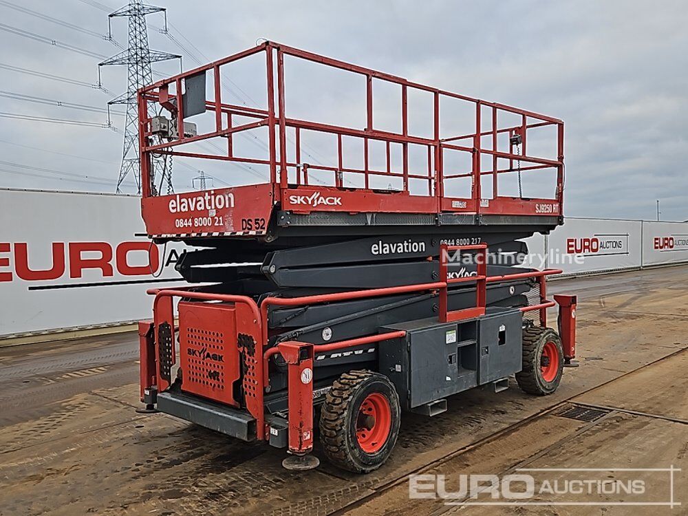 Prodaje se Skyjack SJ9250 hidrauličnu zglobnu platformu na aukciji