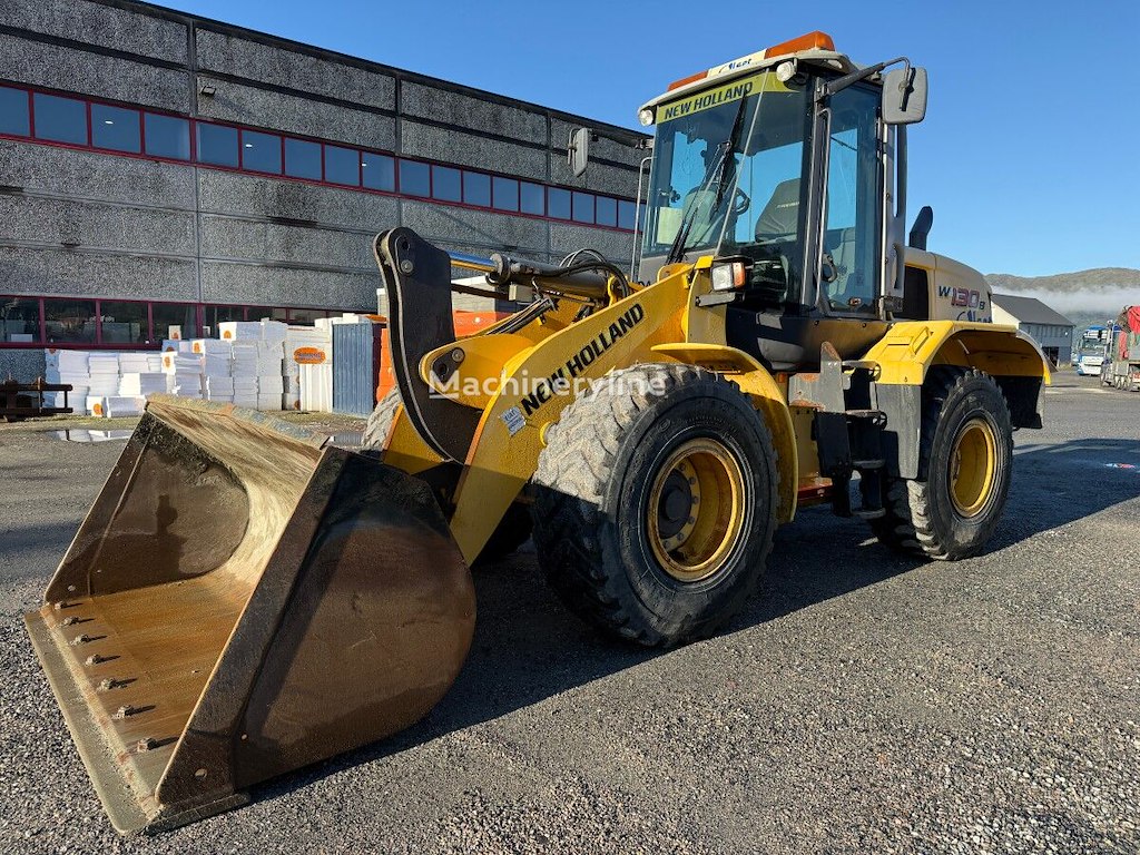 Prodaje se New Holland W130B prednji utovarivač na aukciji