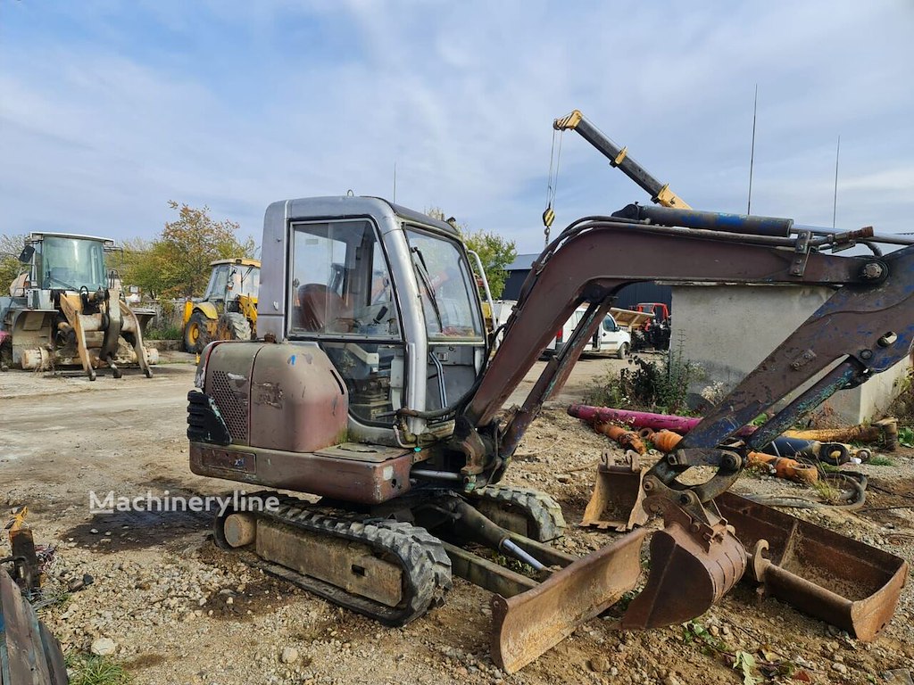 Kabina za Isuzu 25 J mini bagera