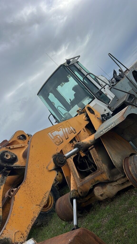 Osovina za Liebherr L 574 prednjeg utovarivača