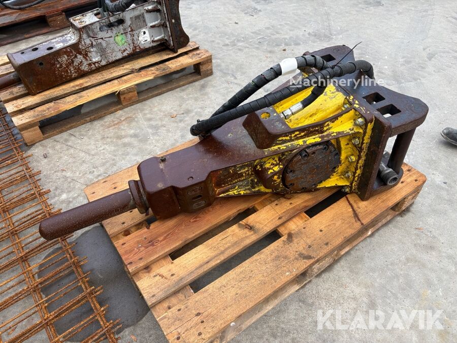 Prodaje se Atlas Copco SB302 hidraulični čekić na aukciji