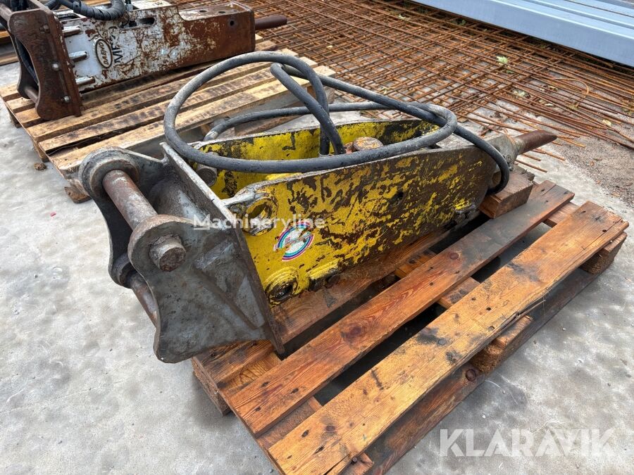 Prodaje se Takeuchi TKB-100 hidraulični čekić na aukciji