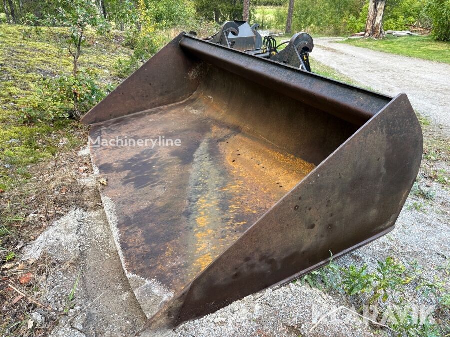 Prodaje se Ljungby 2 kašiku za prednje utovarivač na aukciji
