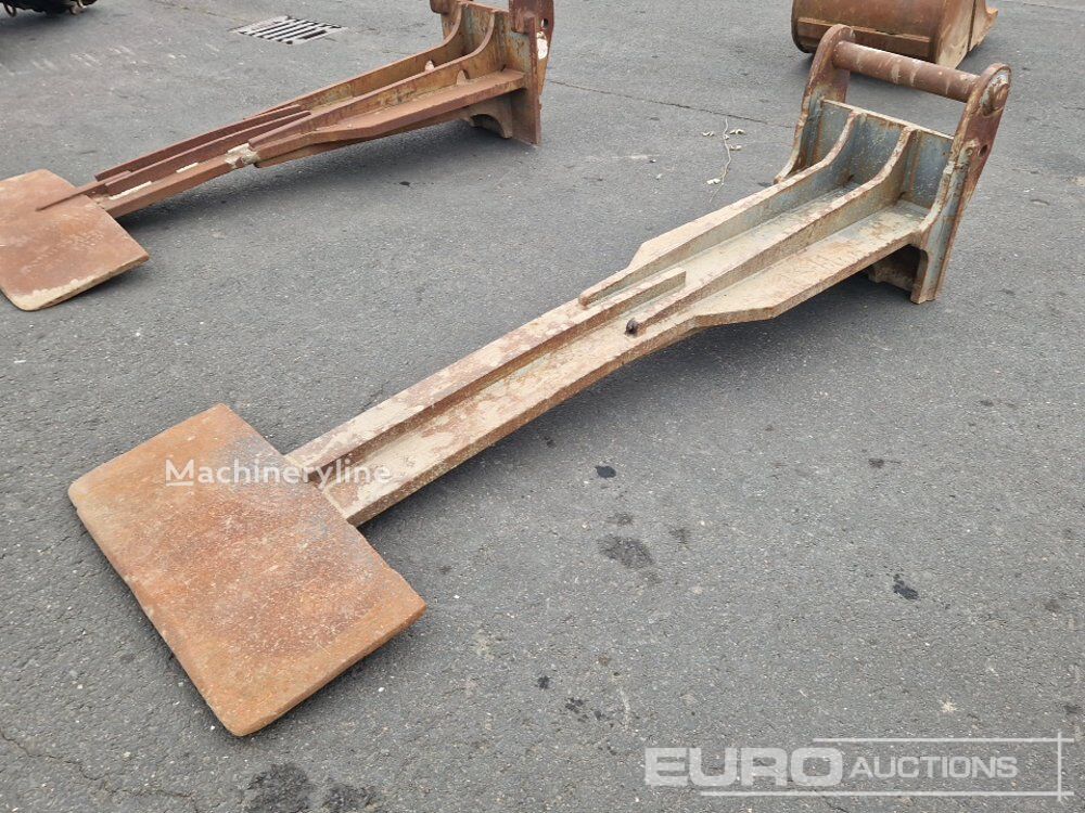 Prodaje se 32" Clamshell Bucket grajfer na aukciji