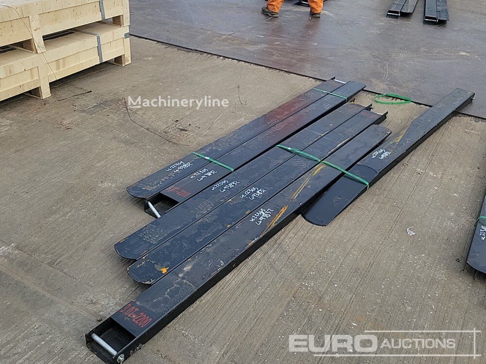 Prodaje se HCHI 2200MM kašiku za prednje utovarivač na aukciji