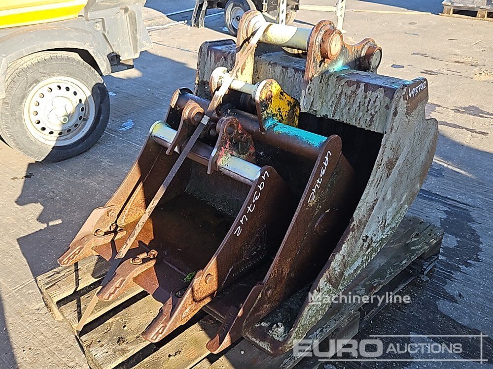 Prodaje se 32", 24", 18" Digging Bucket 30-60mm Pin to suit Mini-10 Ton Exc kašiku za mini bager na aukciji