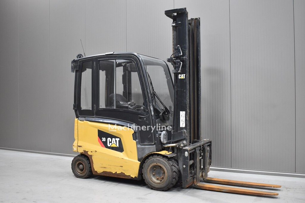 Caterpillar EP 30 CN električni viljuškar