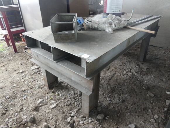 Prodaje se Table de soudure stol za zavarivanje na aukciji