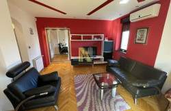 Izdaje se lux kuća 420m2 za poslovno/stambene svrhe