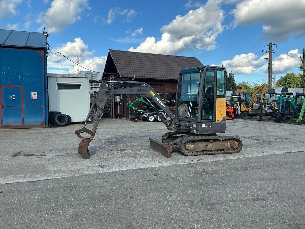 Prodaje se Volvo ECR 25 D mini bager na aukciji